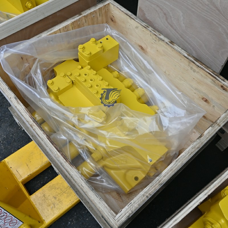 PC1250-7 PC1250-8 Control Valve 709-14-94001 709-14-94000 Komatsu ...