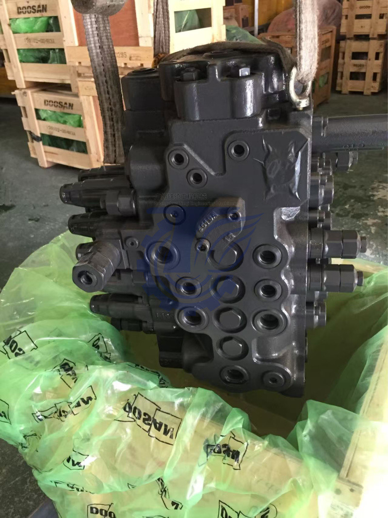 420-00465B Hydraulic Main Control Valve for Doosan DX140LC DX160LC ...